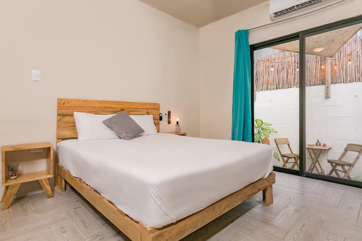 #4 38th & 25 St. Gated Community Fast Wifi - Playa del Carmen