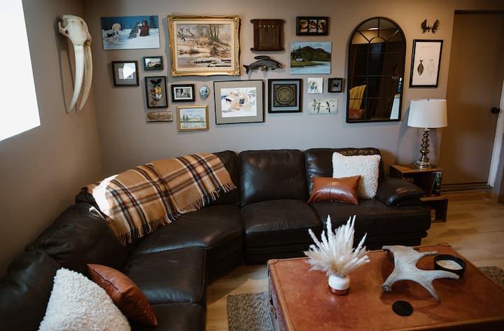 Artistic Downtown Apartment *Ada's Crossing* - Anchorage, AK