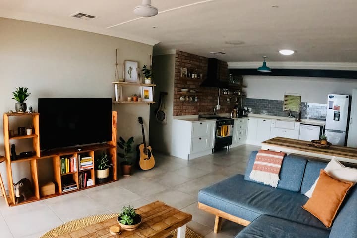 Ocean View Beach Apartment, 2 Bedroom, 2 Bathrooms - Dolphin Coast