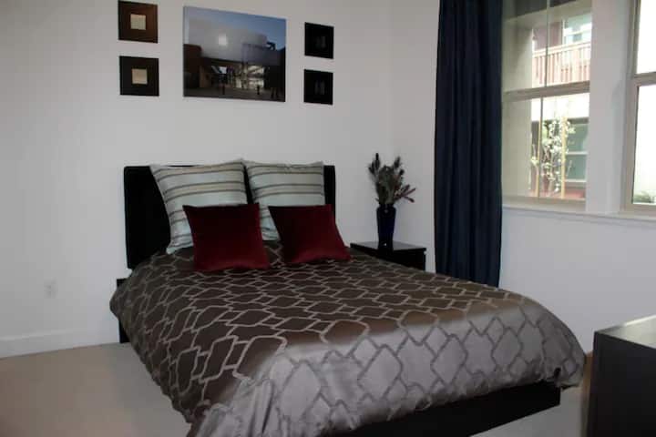 Centrally Located Private Room & Bath In Townhouse - Santa Clara, CA