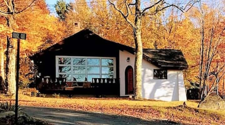 Entire Charming 3 Bedroom Mittersill Chalet - Franconia, NH