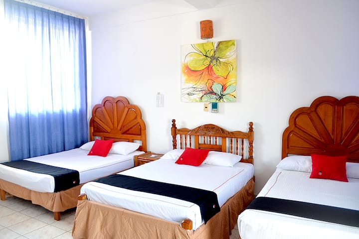 Hotel Adelita | 3min Playa Principal - Zihuatanejo