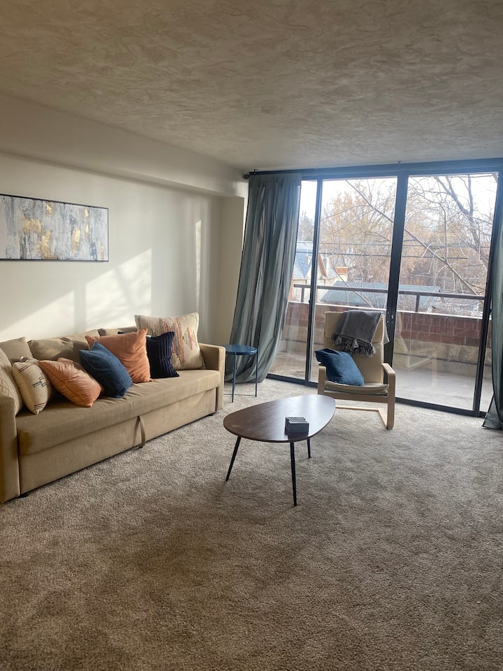Charming 1 Bd 15 Min Walk To Downtown - Salt Lake City, UT
