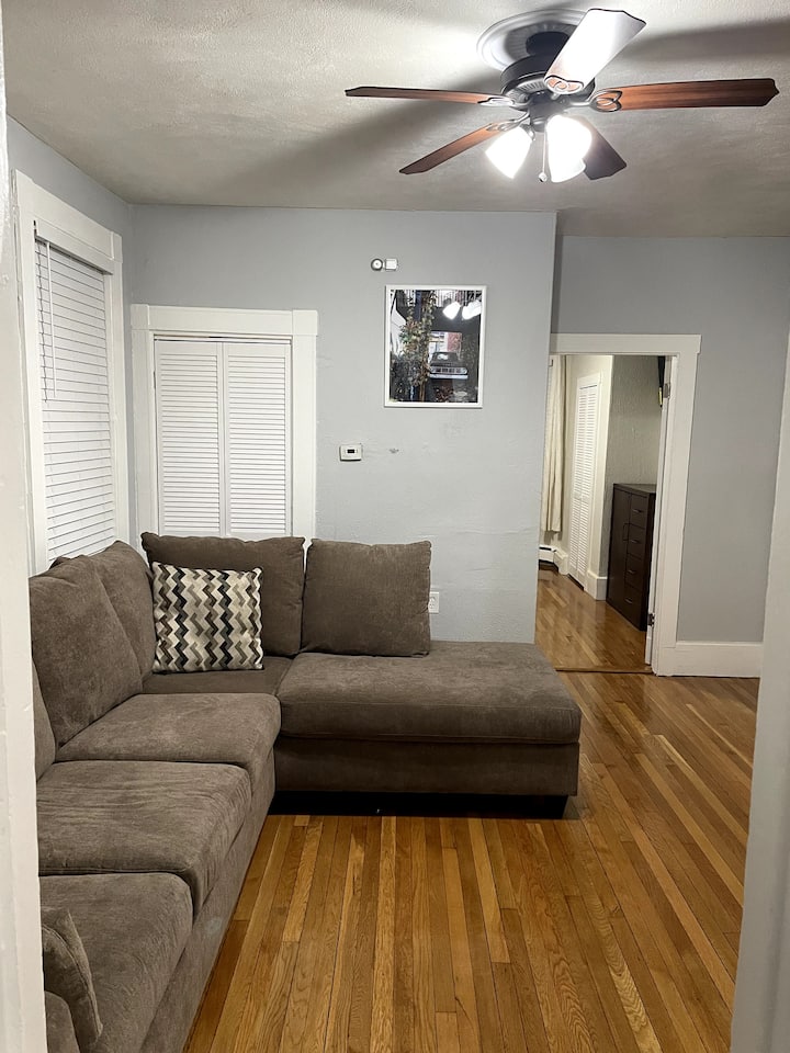 Newly Renovated 3 Bedroom 10 Mins From Downtown - Boston, MA