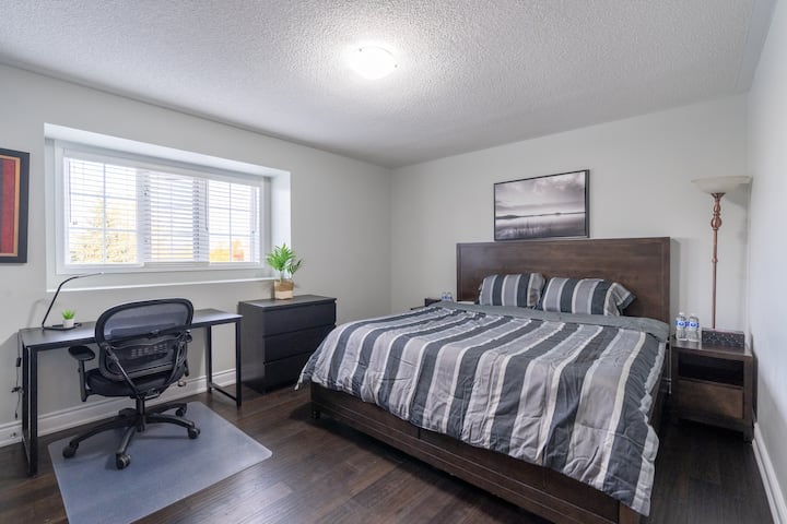 Master Bedroom In A Beautiful House - Brampton
