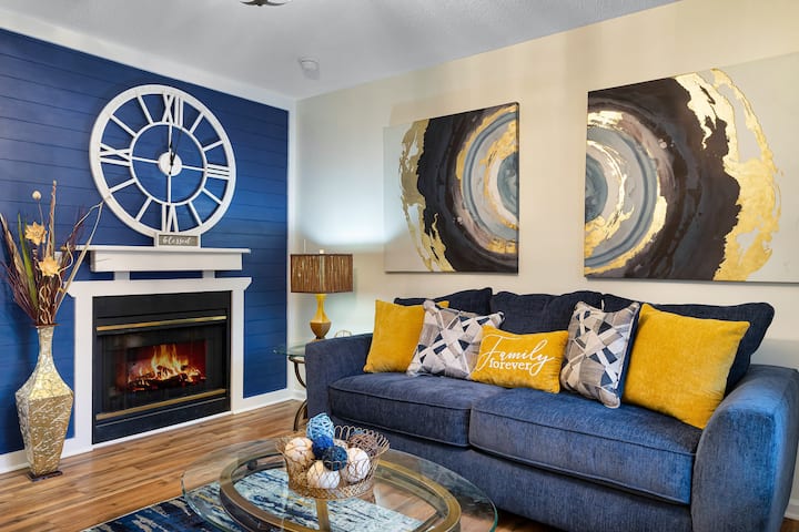 New Listing-gatlinburg Downtown-“out Of The Blue” - Gatlinburg, TN