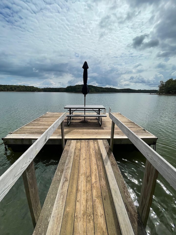 Kerr Lake Amazing Views, Private Dock, Quiet - Clarksville, VA