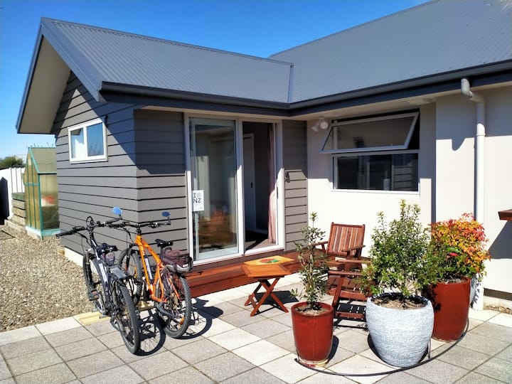 Entire Private Guest Suite In Clyde - Alexandra