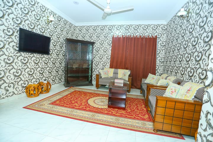 Three Bedrooms Fully Furnished Air-conditioned Apt - Dhaka