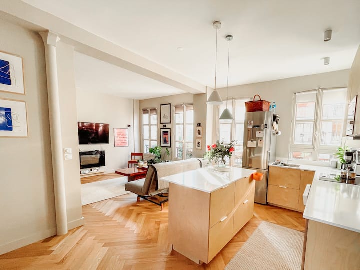 Luxurious Parisian Apartment, Perfectly Located - Paris