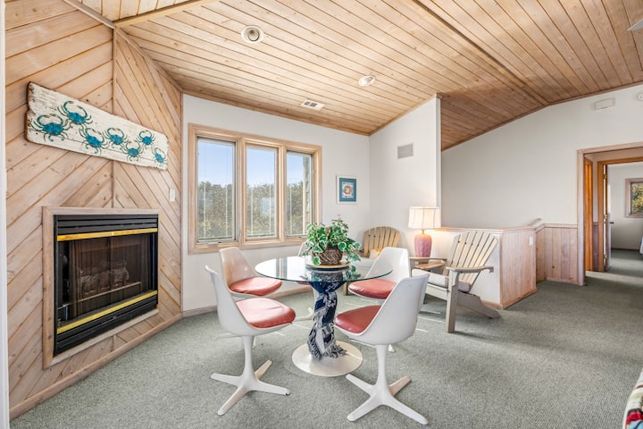 Lucky 13 | 2min Walk To Beach + Hot Tub + Pets Ok! - Duck, NC