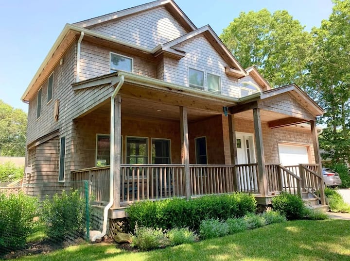 Stylish Home W/pool – 4 Bd, 5 Ba, Family/group - East Hampton, NY