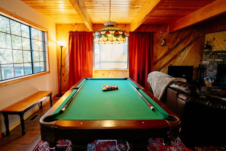 Beautiful Cabin With Hot Tub And Incredible Views - Big Bear, CA