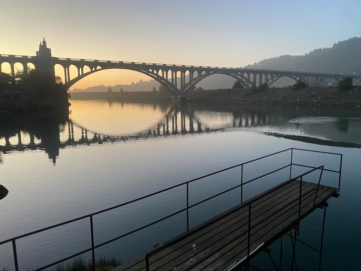 The River House - Gold Beach, OR