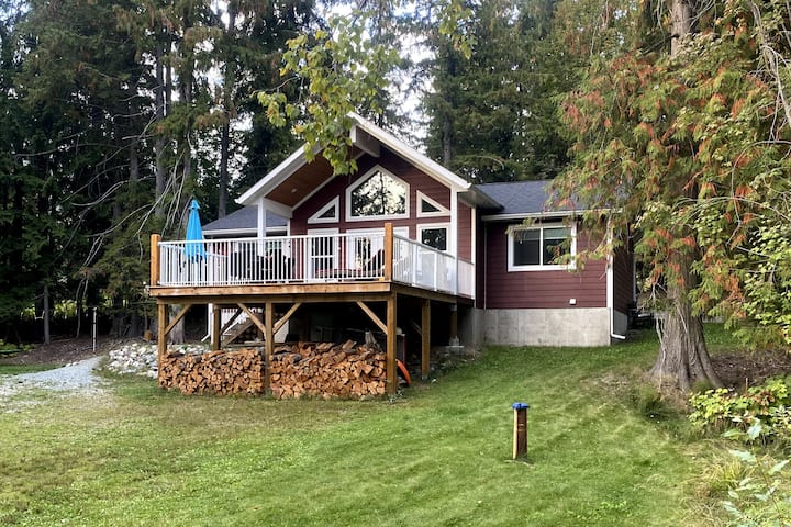 Shuswap Lake Vacation Rentals & Homes - British Columbia, Canada | Airbnb