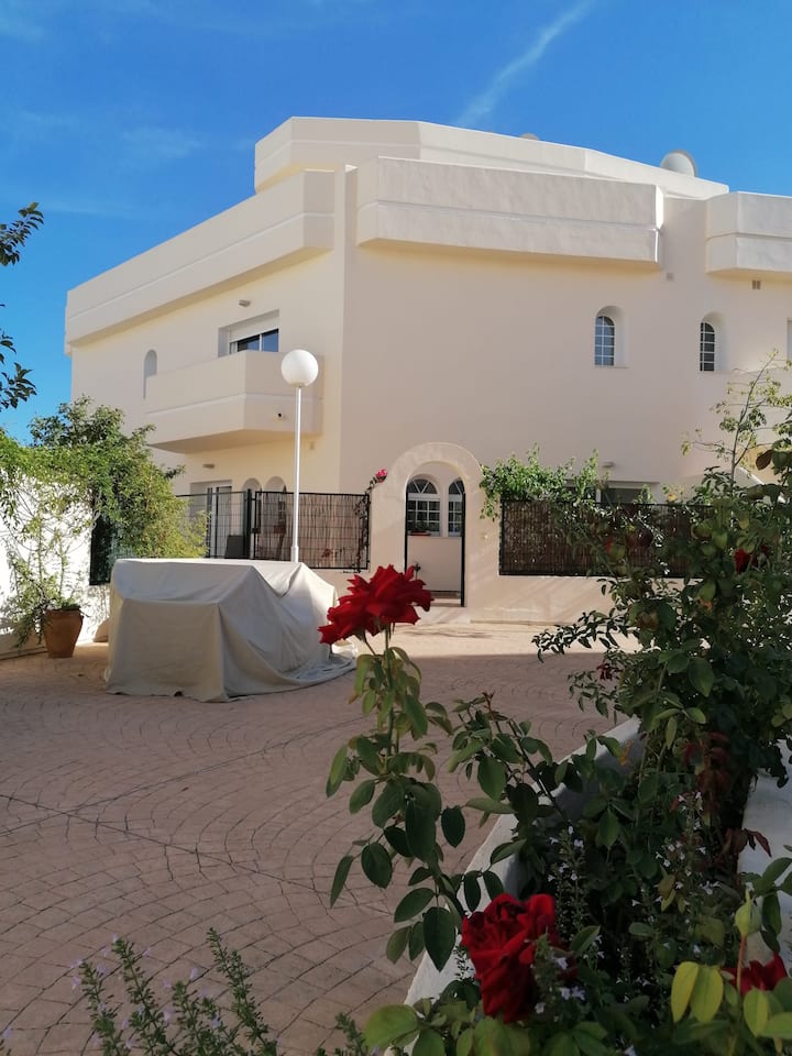 Sunny 8-bed Townhouse | Pool, Sea View, Beach - Benalmádena
