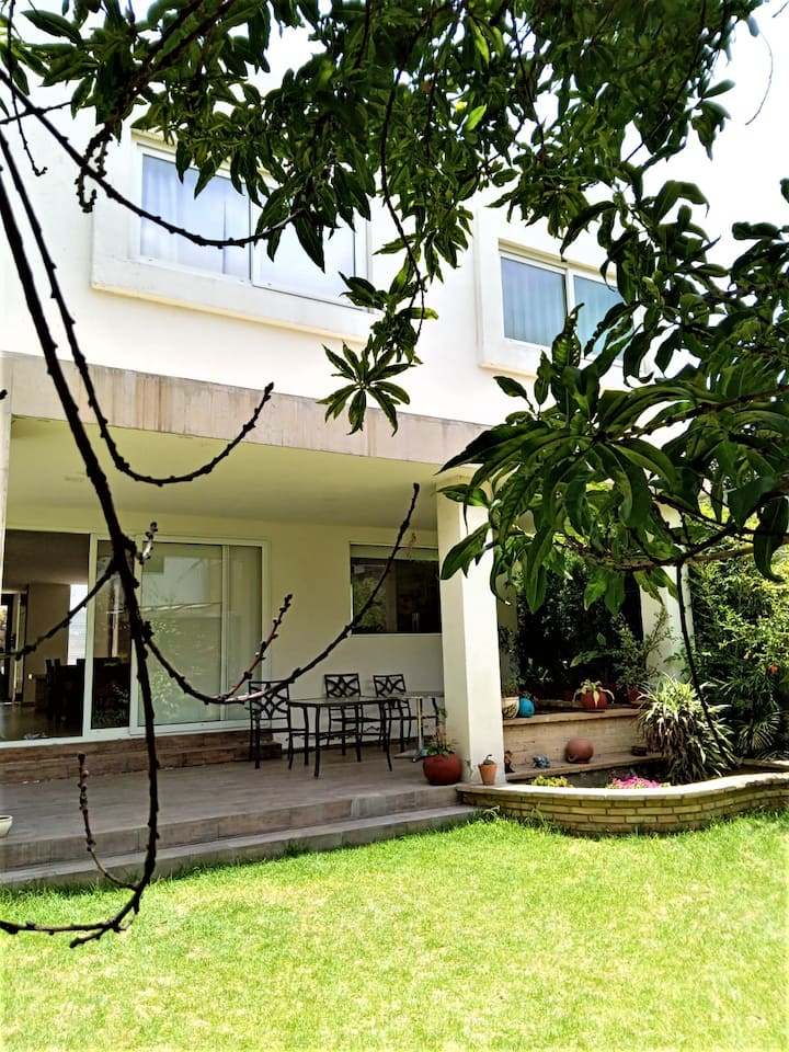 Hermosa Casa C/ Soleado Jardín. 4 Re Y 2.5 Ba - Puebla