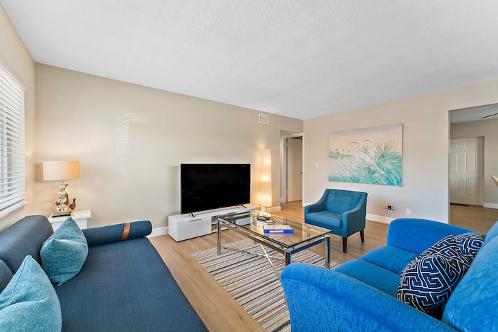 Modern 2br 1ba Steps From The Singer Island Beach - Riviera Beach