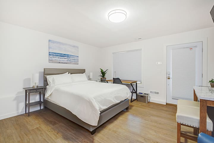 Private Studio W/fireplace And Large Tub Near Msft - Redmond, WA