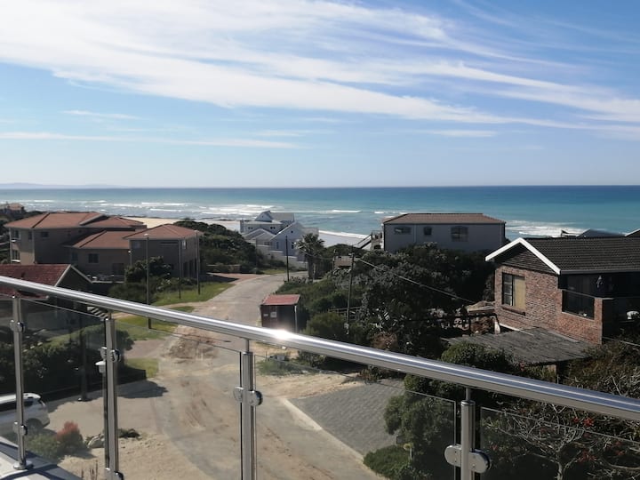 Off-the-grid 8 Sleeper Paradisebeach Jeffreys Bay - Humansdorp