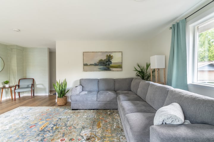Fresh Apt W# Balcony By Arboretum, Shops, Cap Hill - Seattle, WA