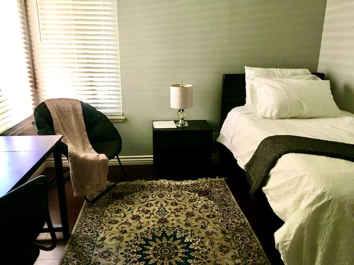 Private Room Downstairs In Home - Dana Point, CA