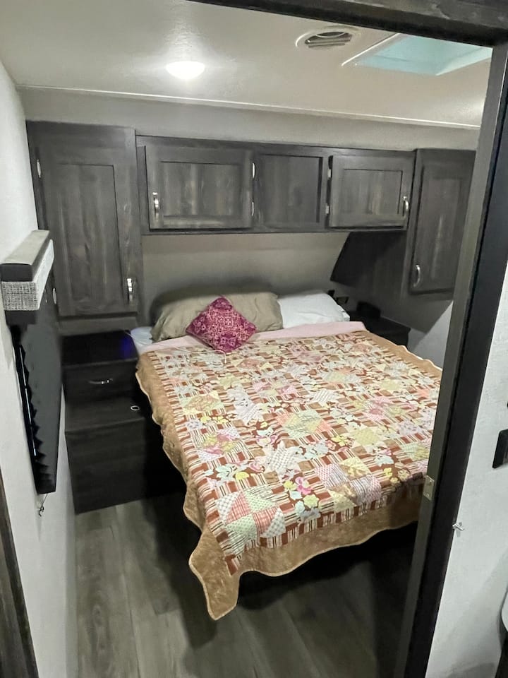 Delightful 1 Bedroom Camper - Forks, WA