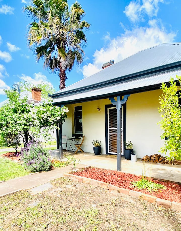 Vale Cottage M - C1850 Gorgeous - Original Stone - Mudgee