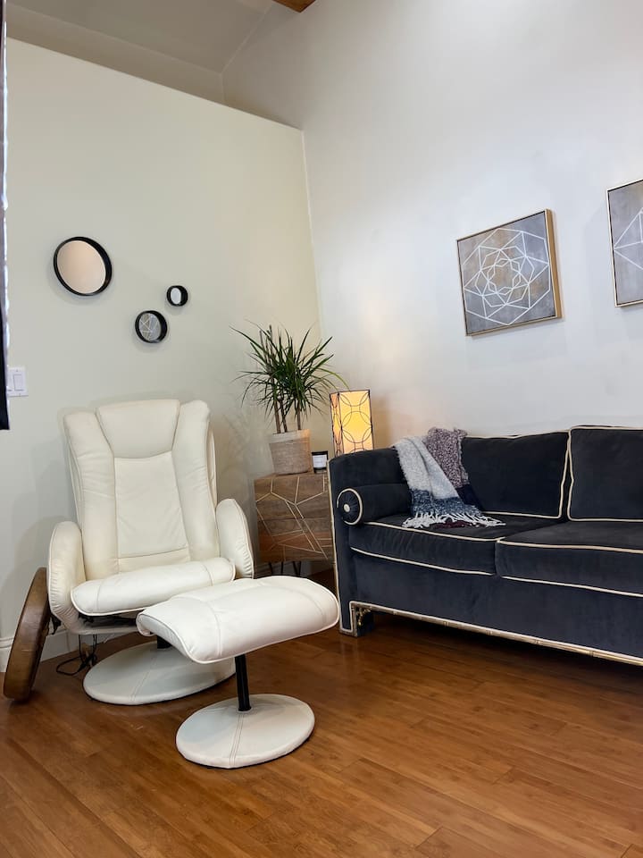 Lovely One Bedroom With Indoor Fireplace - Ukiah, CA