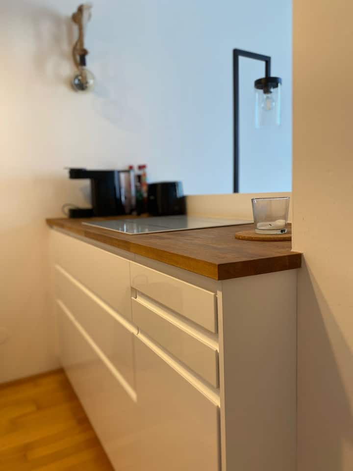 Schöne Vollmöblierte Wohnung Mit Balkon/parkplatz - Klagenfurt