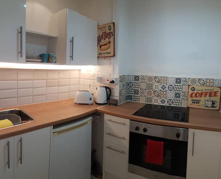 Cessnock 2 Room Flat With Free Parking - Glasgow