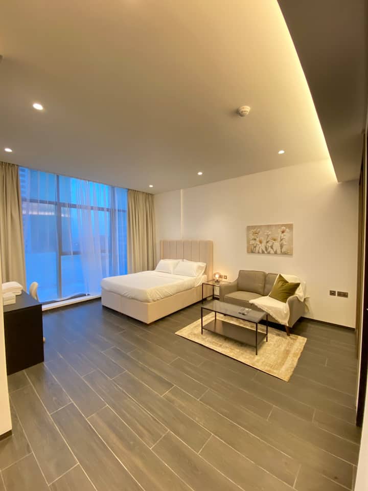 Luxurious Studio Apartment Near Downtown Wparking - Manama