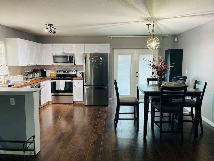 Beautiful Home Near Ybor City & Downtown Tampa - Tampa, FL