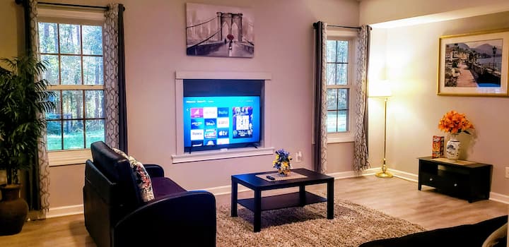 Beautiful Entire Large Suite For Travelers - Peachtree City, GA