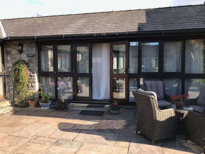 Charming ‘One Bedroom’ Rural Stable Conversion - Usk