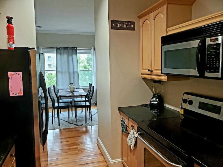 Renovated Great Location: Safe Buckhead 2br/2bth - Atlanta, GA