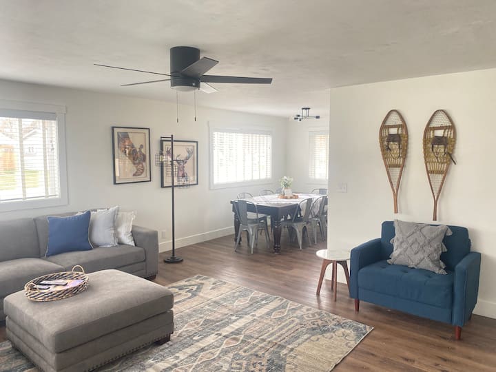 Cheerful Montana 3 Bedroom Home! Newly Remodeled!! - Missoula, MT