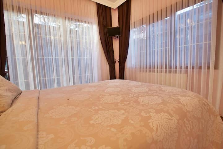 Büyükada'da Denize 100 Metre ÇIft Kişilik Oda - Adalar