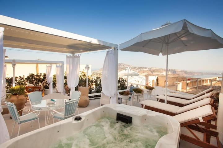 Gold Cave House With Hot Tub - Santorini