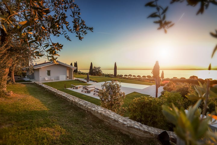 Villa With Amazing View Of Garda Lake - Garda