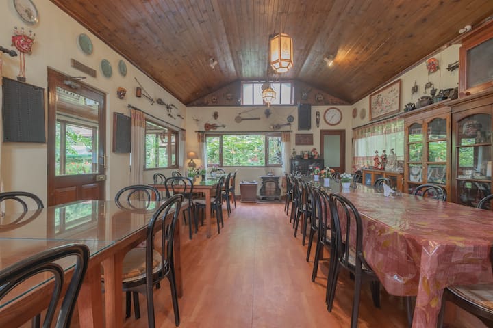 Holumba Haven.. The Pine Wood Cottage Room No 1 - カリンポン