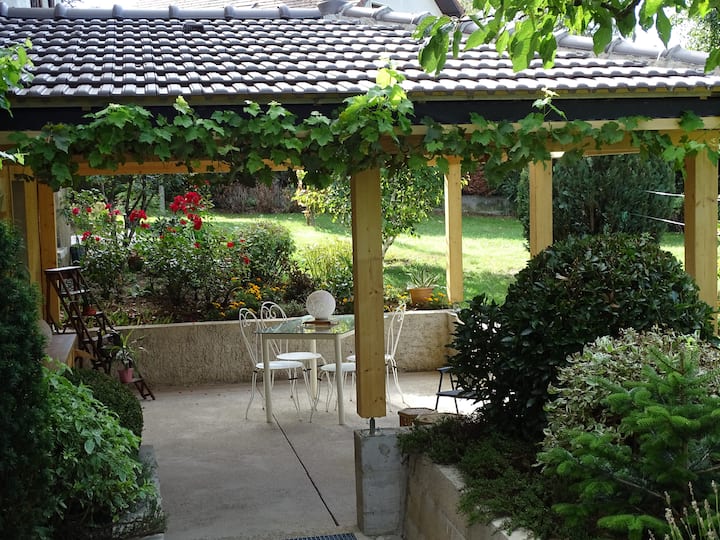 Gîte Du Grand Cèdre
1h Paris
10’ De Gare Sncf - Coulommiers