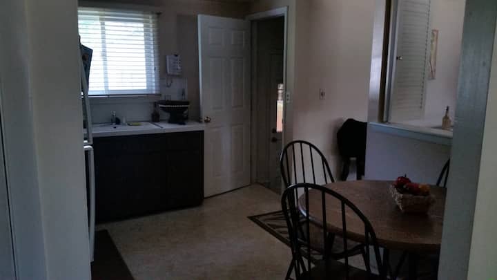 Five Bedroom Home W/patio, Full Bar & Pool Table - 韋斯特蘭