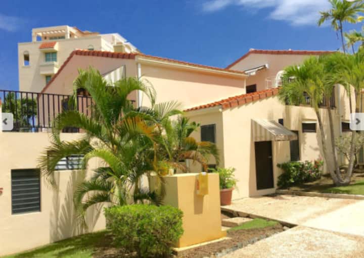 Spacious Villa With Hilltop Ocean & Tennis Views - Humacao