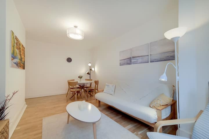 Prime Area, High Speed Wifi, Professional Cleaning - London