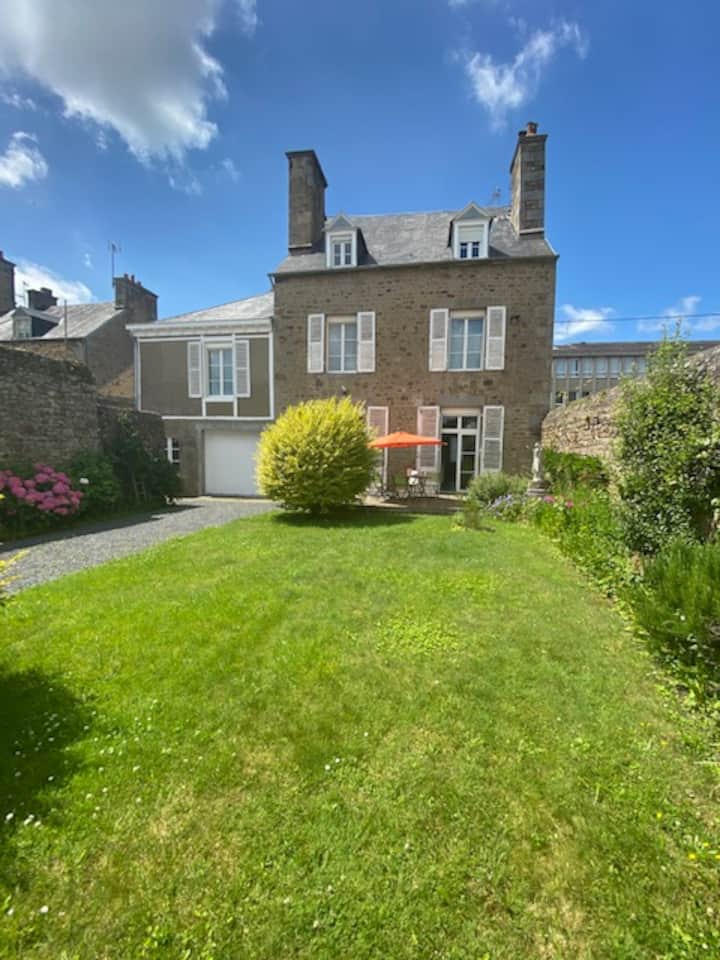 Maison Tout Confort En Centre Ville - Avranches