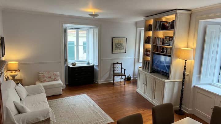 Cosy 3 Bedroom Apartment In The City Centre - Lisszabon