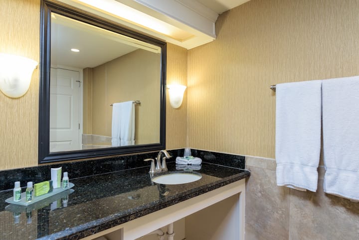 1 Bedroom Double-bed, 1 Bathroom Resort Cabana - South Padre Island
