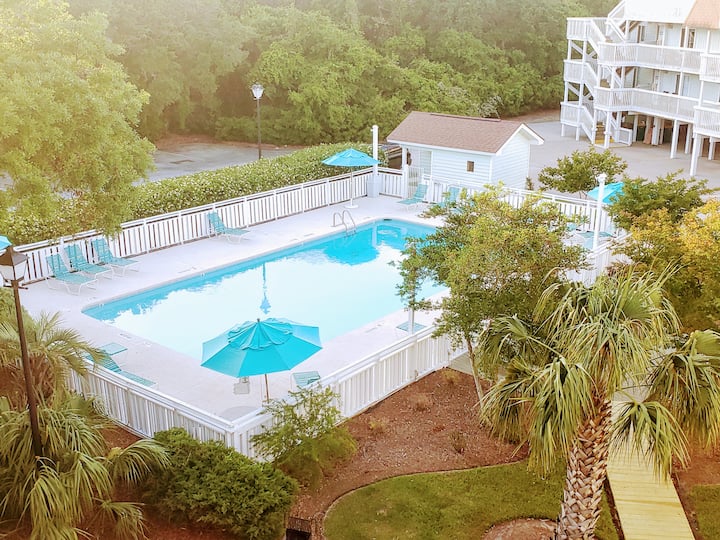 Ocean Dunes Treehouse W Elevator - Kure Beach, NC