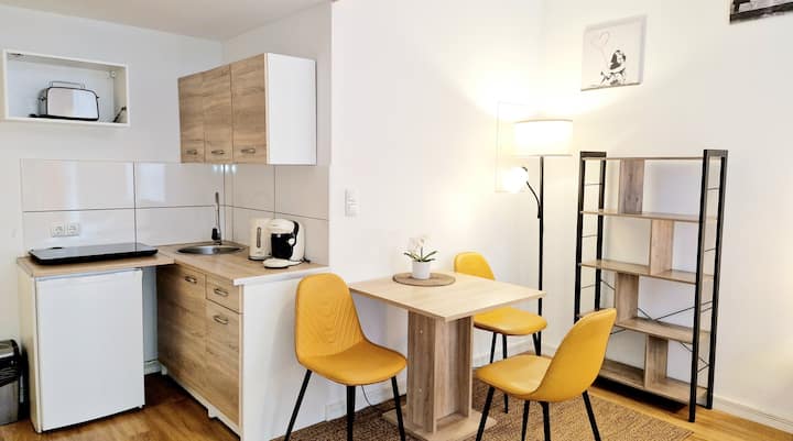 2. Gemütliche Ein-zimmer Wohnung Mit Der Terrasse - Berlim